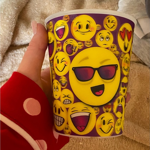 Dining | Graphic Smiley Face Cup | Poshmark